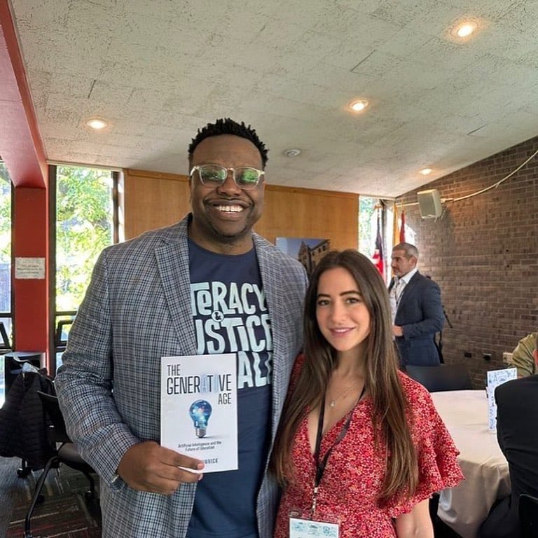 Alana Winnick | Podcaster | Speaker | Author