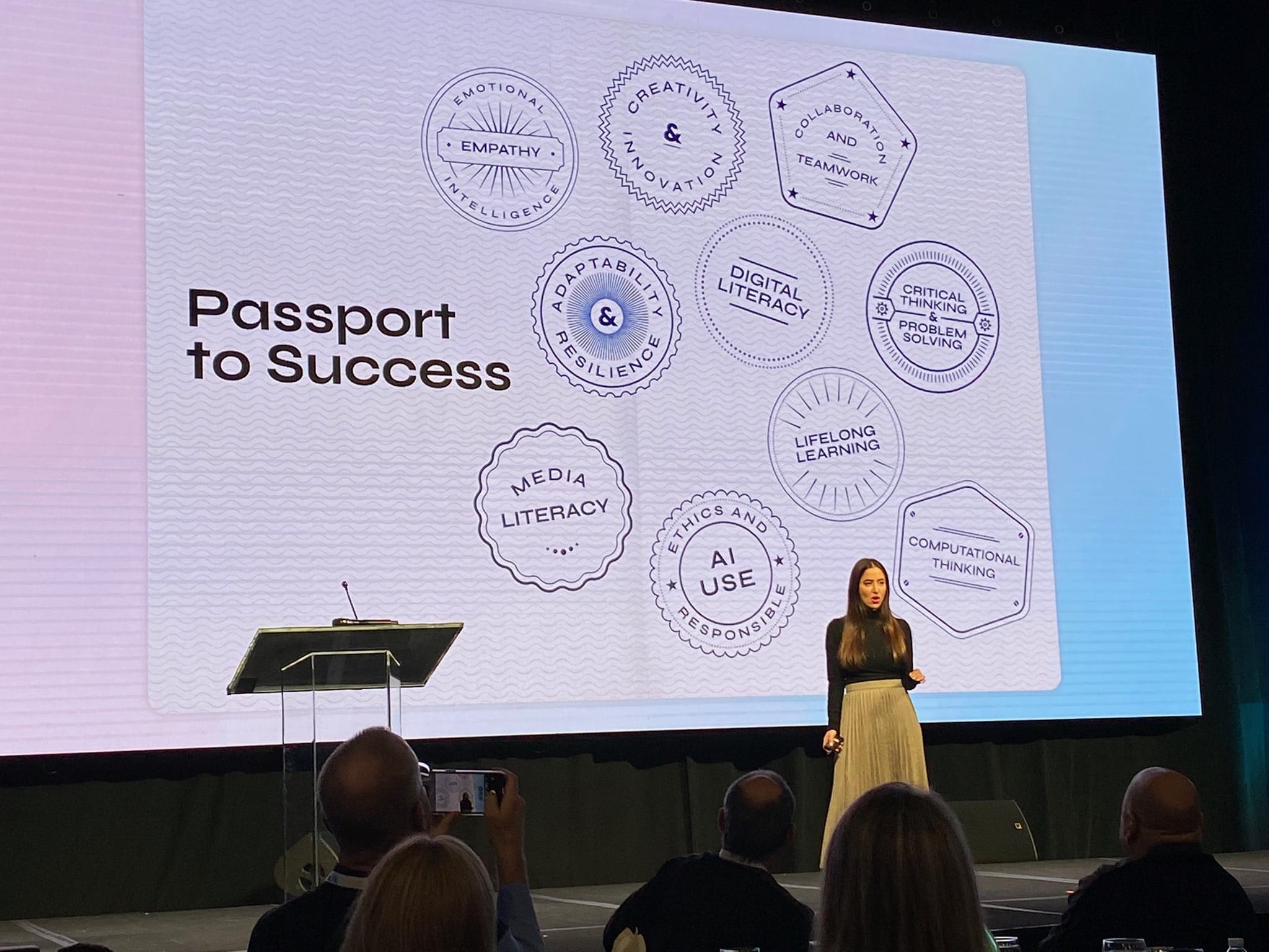 Alana Winnick | Podcaster | Speaker | Author